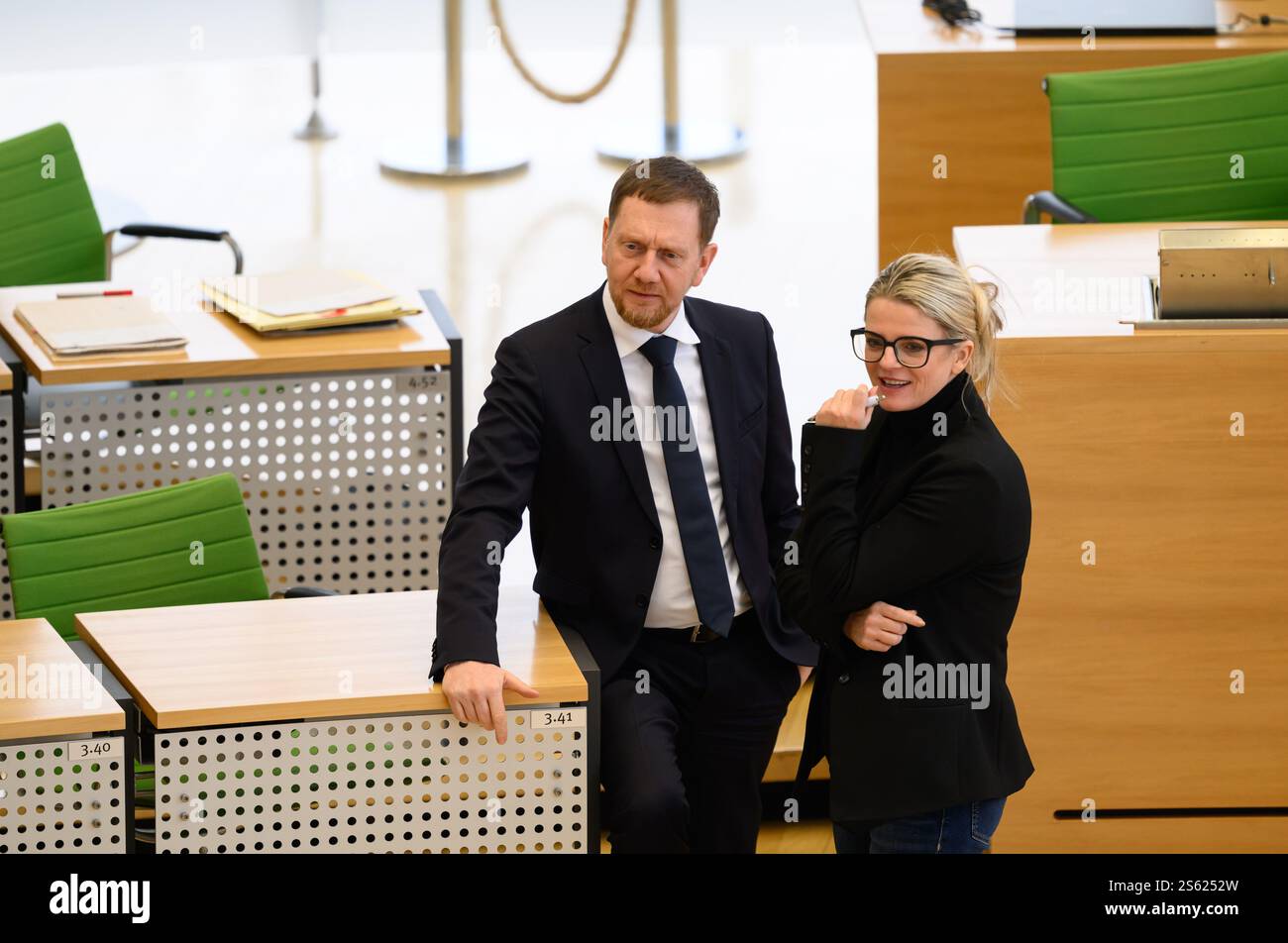 Dresden, Germany. 15th Jan, 2025. Michael Kretschmer (CDU, l), Minister ...