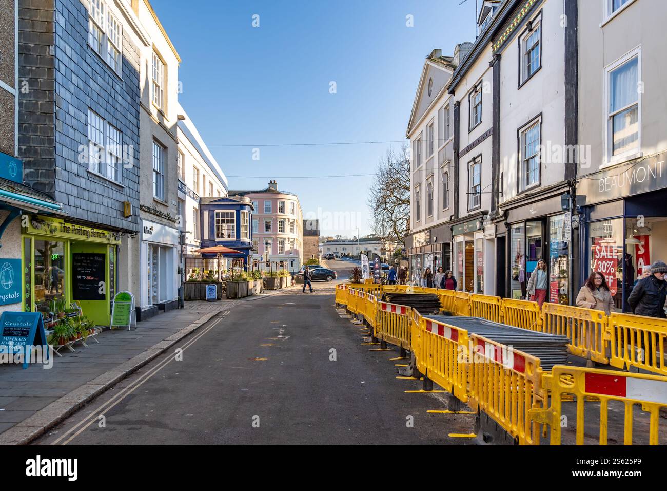 Totnes, UK. 15th Jan, 2025. Lower Fore Street is closed to traffic ...