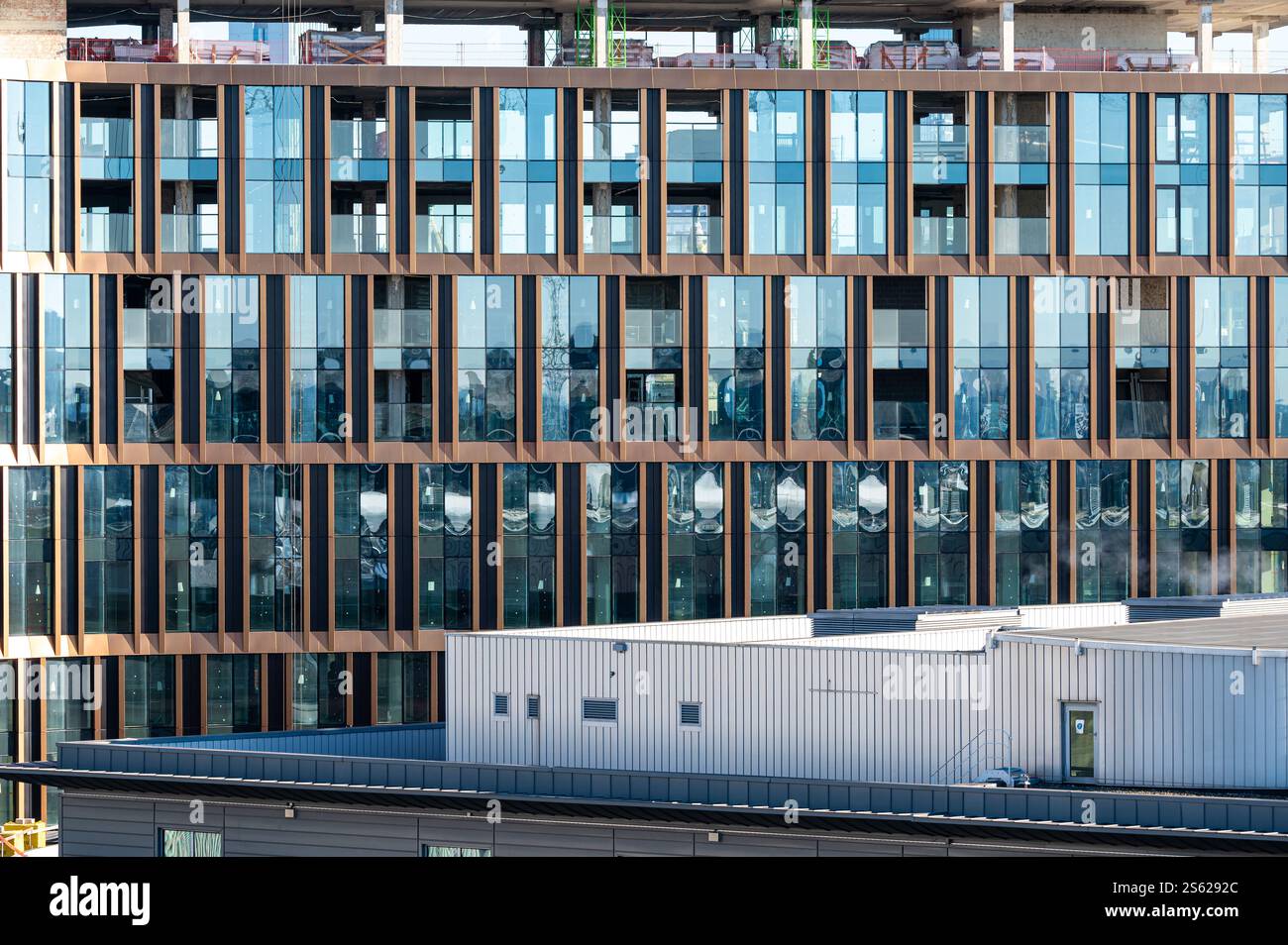 Rectangular cupper patterns of the Oxy tower from Snohetta under ...