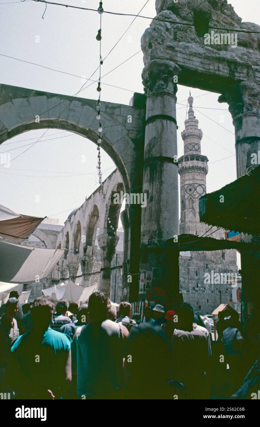 Roman archway, temple of Jupiter, remnants of ancient Damascus ...