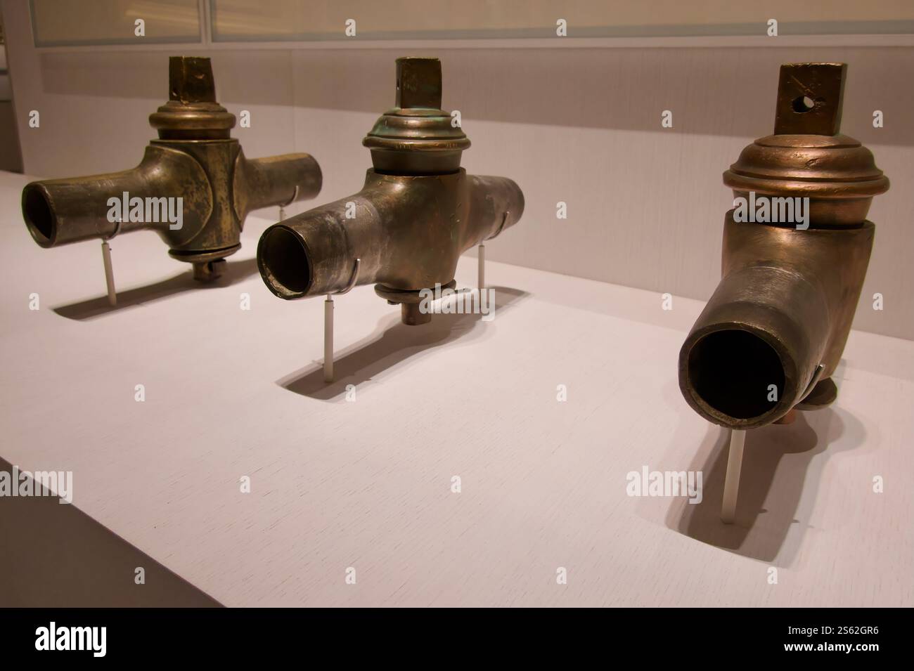 Cast bronze valves and stopcocks from the hydraulic system for La ...