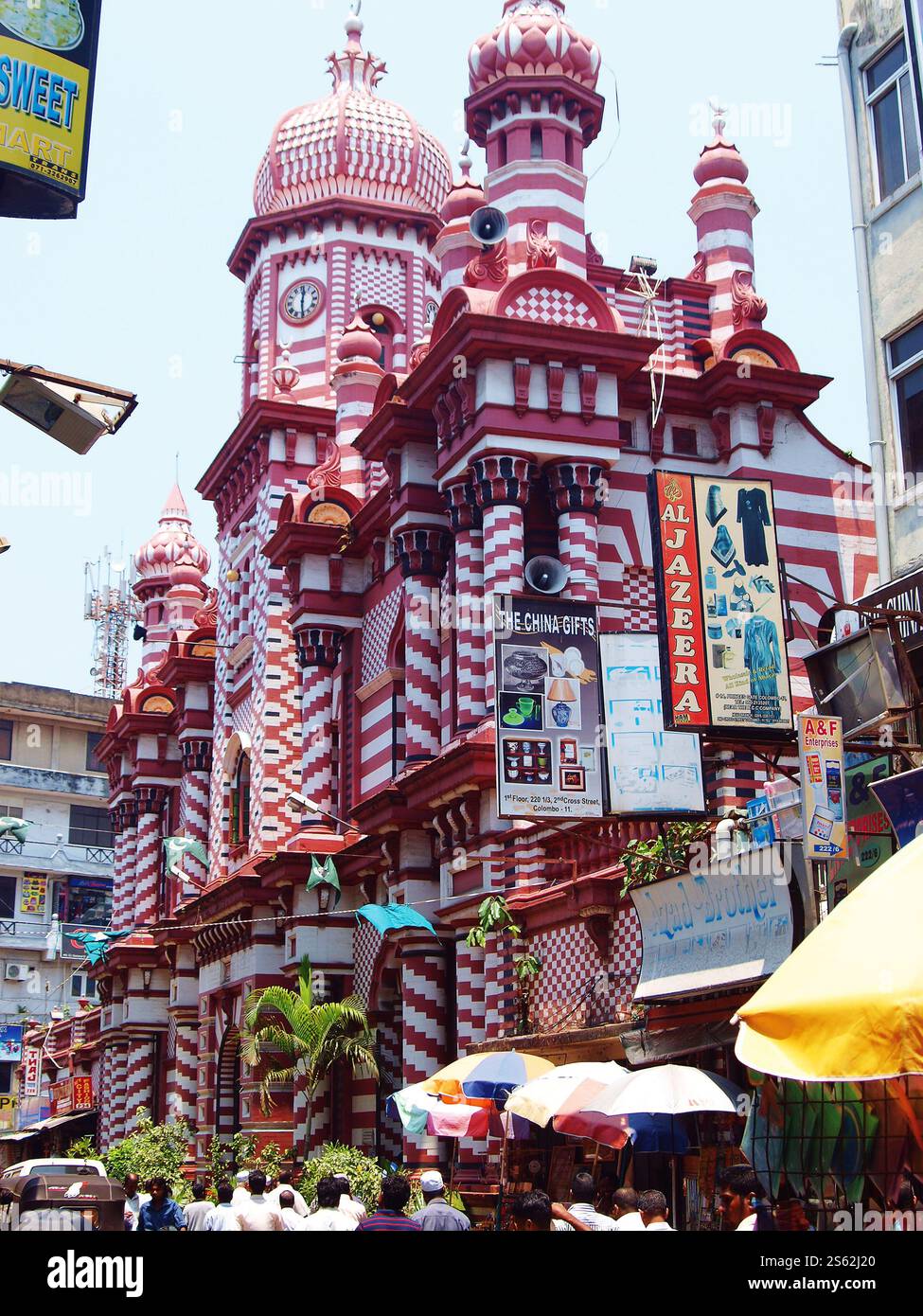 The Jami Ul-Alfar Mosque in Colombo, Sri Lanka Stock Photo - Alamy