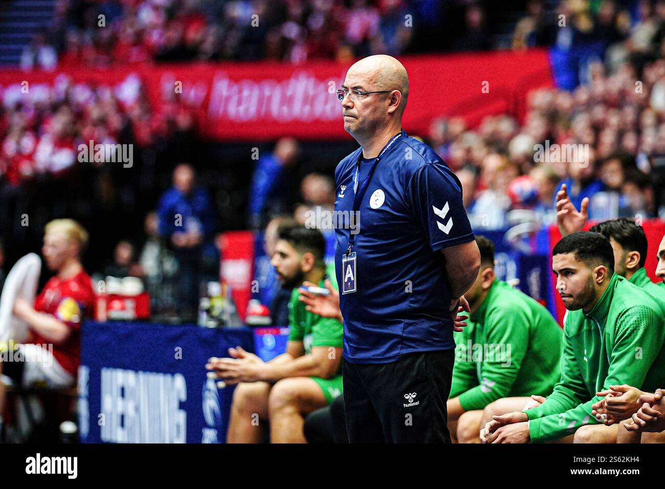 Farouk Dehili (Algerien, Trainer) DEN, Daenemark vs. Algerien, Handball, IHF Weltmeisterschaft ...