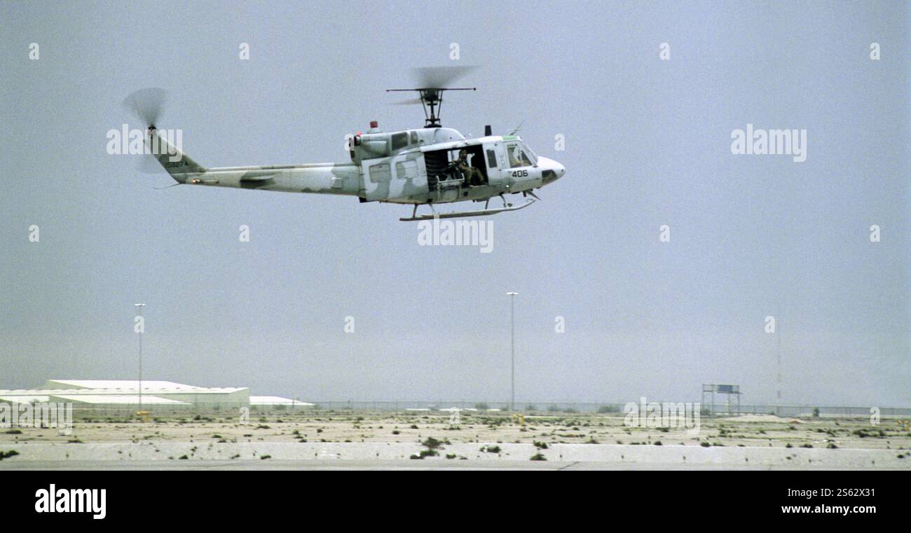 First Gulf War: 22nd March 1991 A U.S. Marine Corps Bell UH-1N ...
