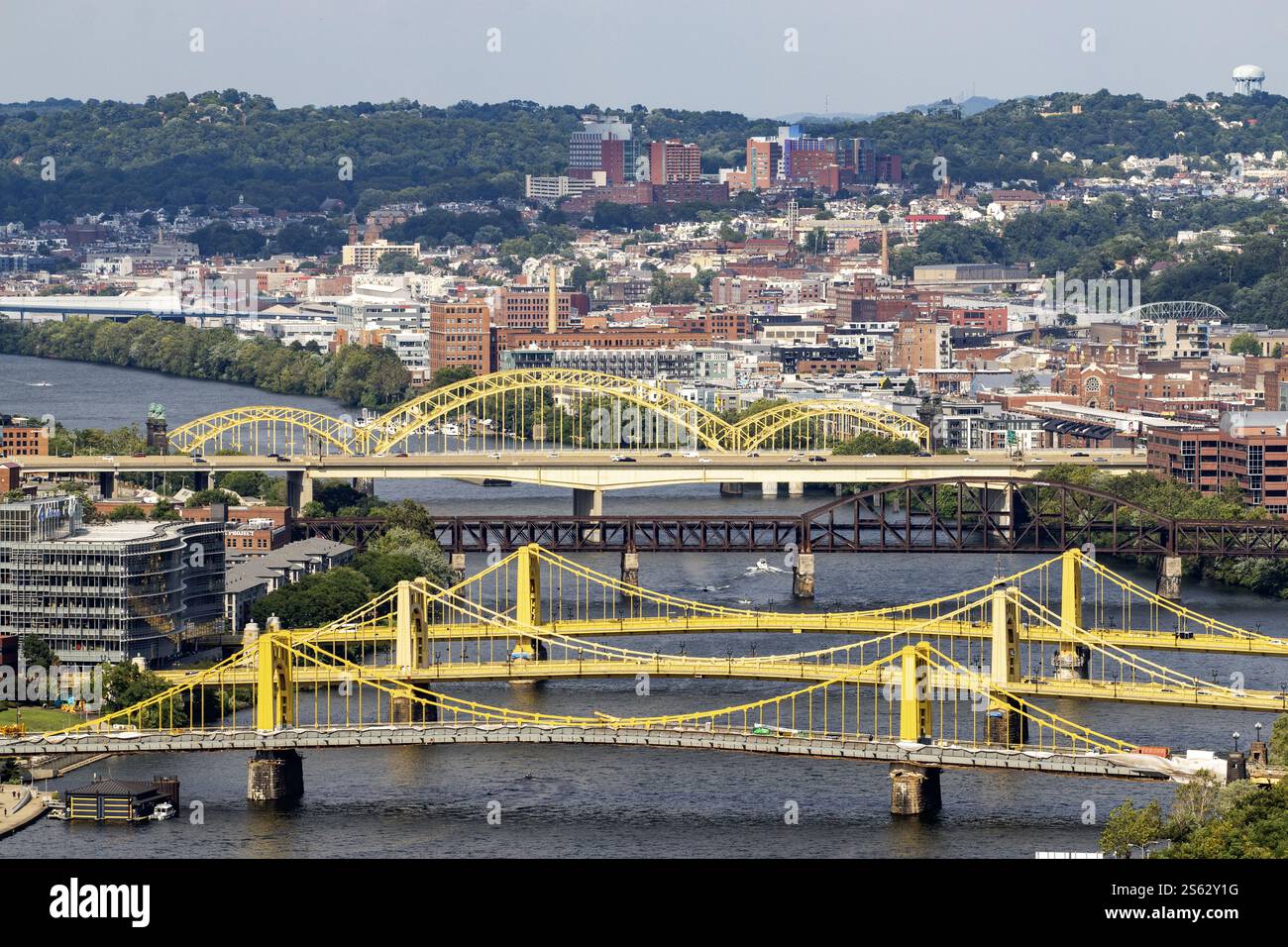 Pittsburgh, Pennsylvania, USA - 8 August 2023: Pittsburgh's skyline ...