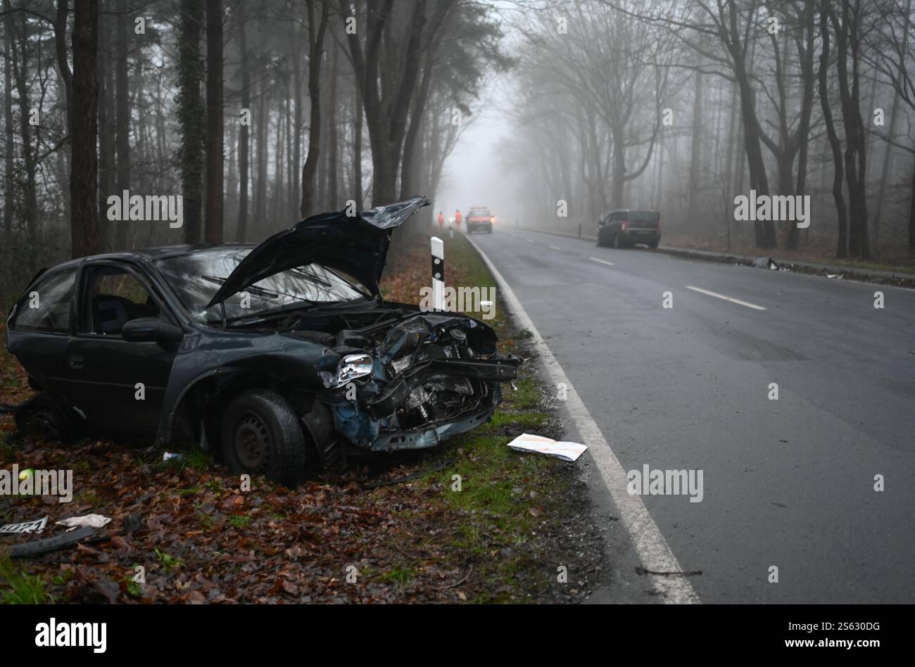 15 January 2025, Lower Saxony, Meppen: A damaged car is parked on the ...