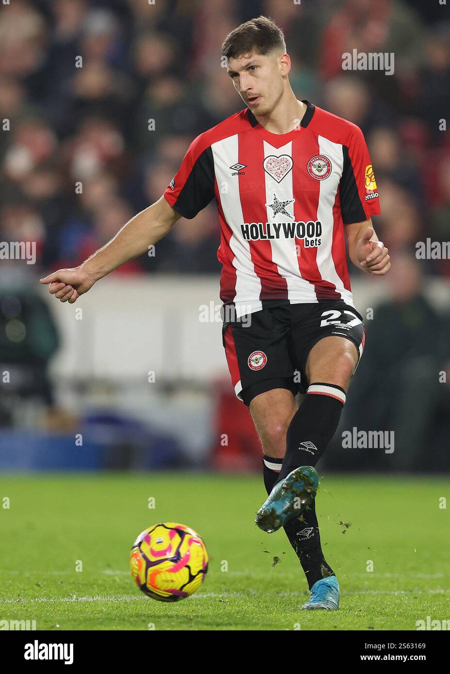 London, UK. 14th Jan, 2025. Vitaly Janelt of Brentford during the ...