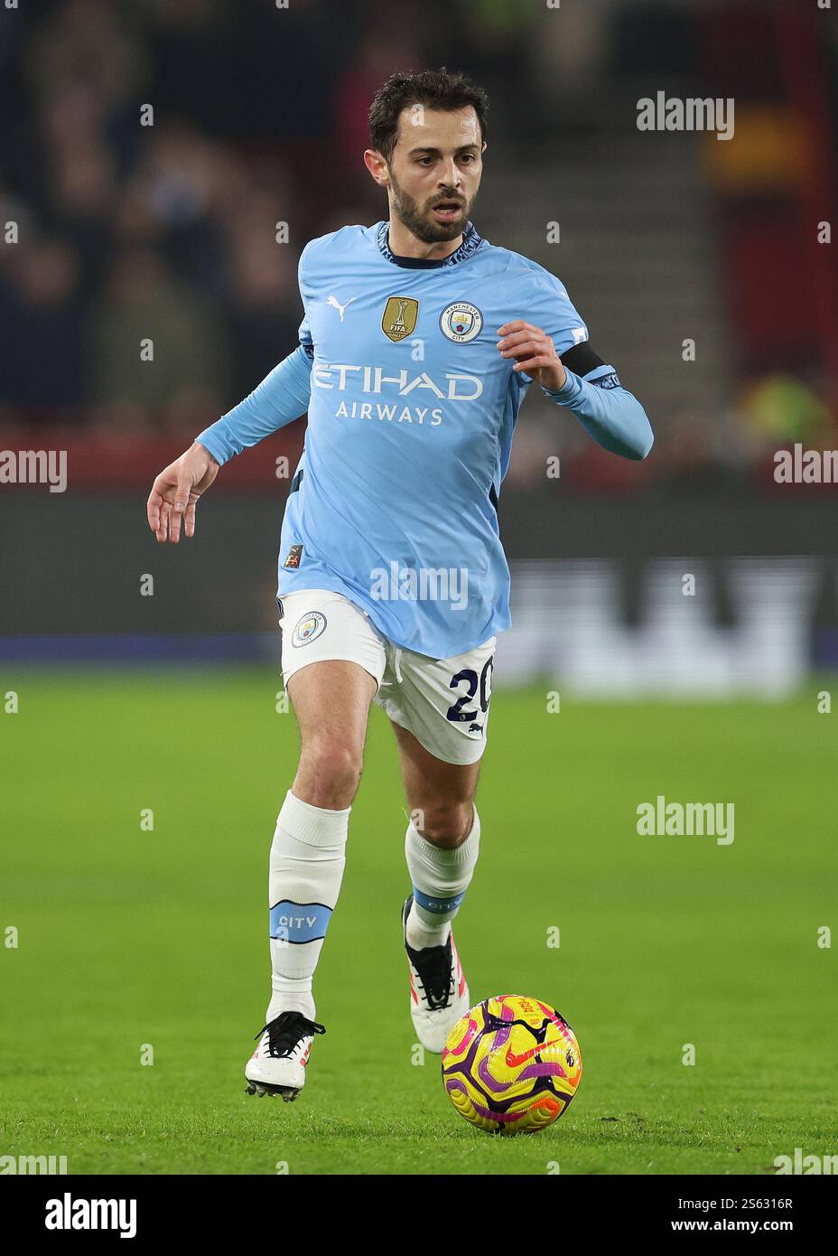 London, UK. 14th Jan, 2025. Bernardo Silva of Manchester City during ...