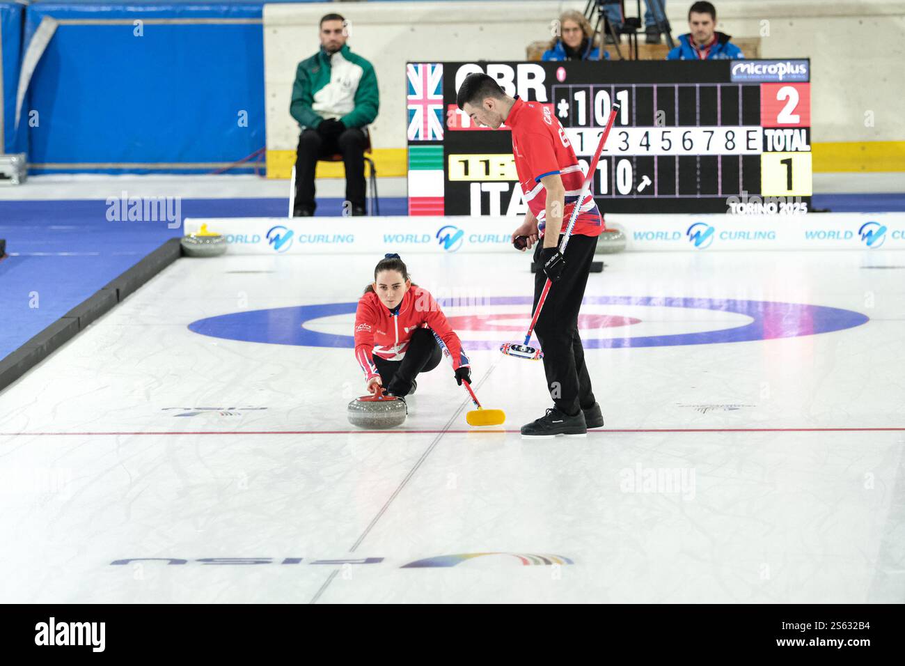 Turin, Italy. 14th Jan, 2025. Robyn Munro (GBR) (L) and Orrin Carson ...
