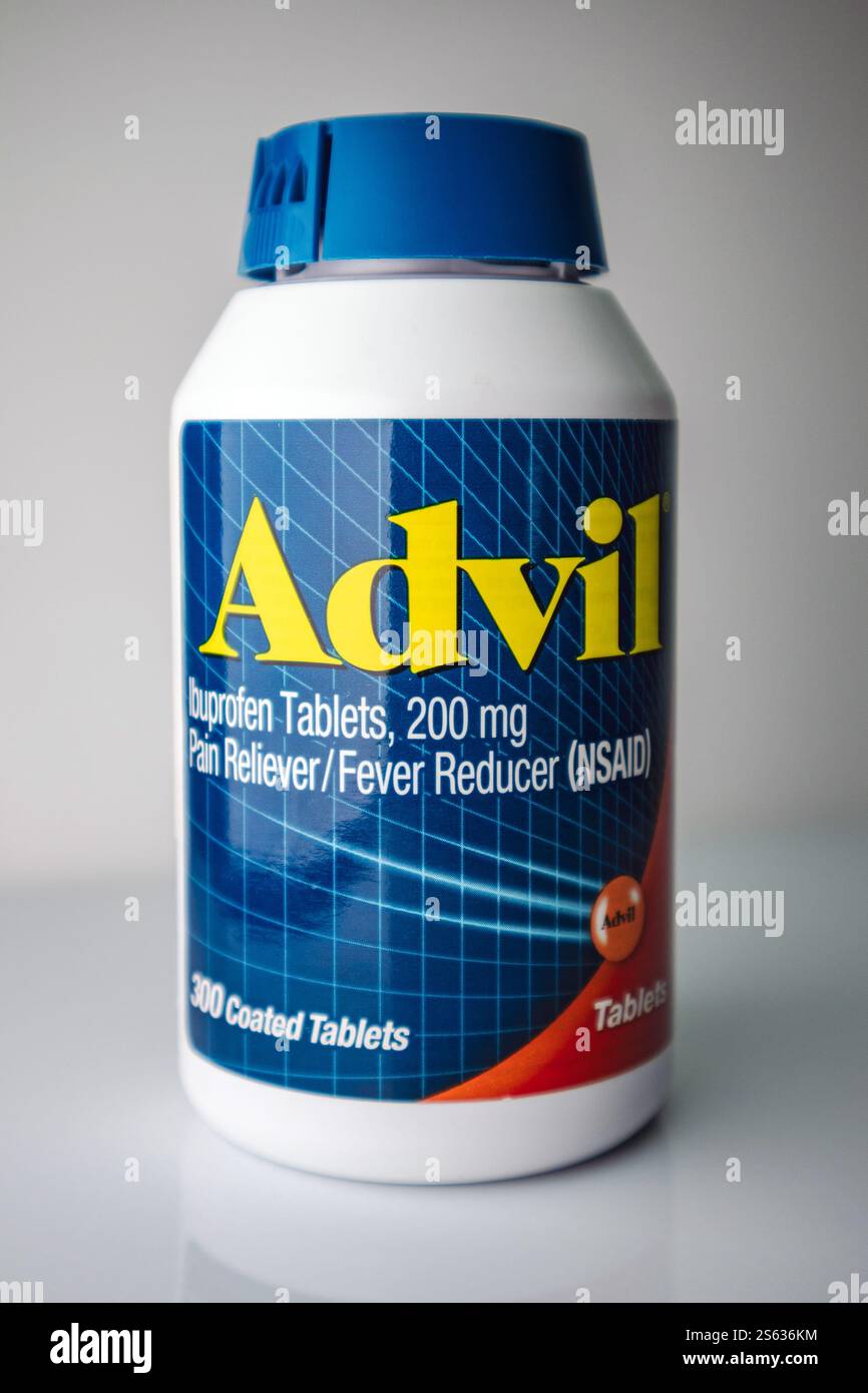 Advil bottle hi-res stock photography and images - Alamy