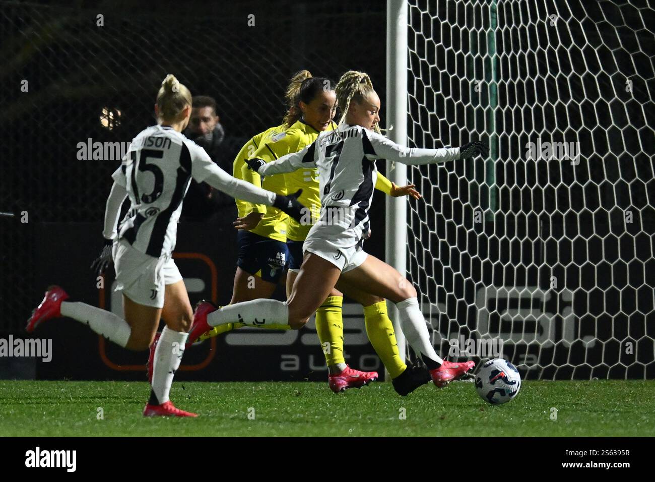 Alisha Debora Lehmann of Juventus F.C. In action during the quarter ...