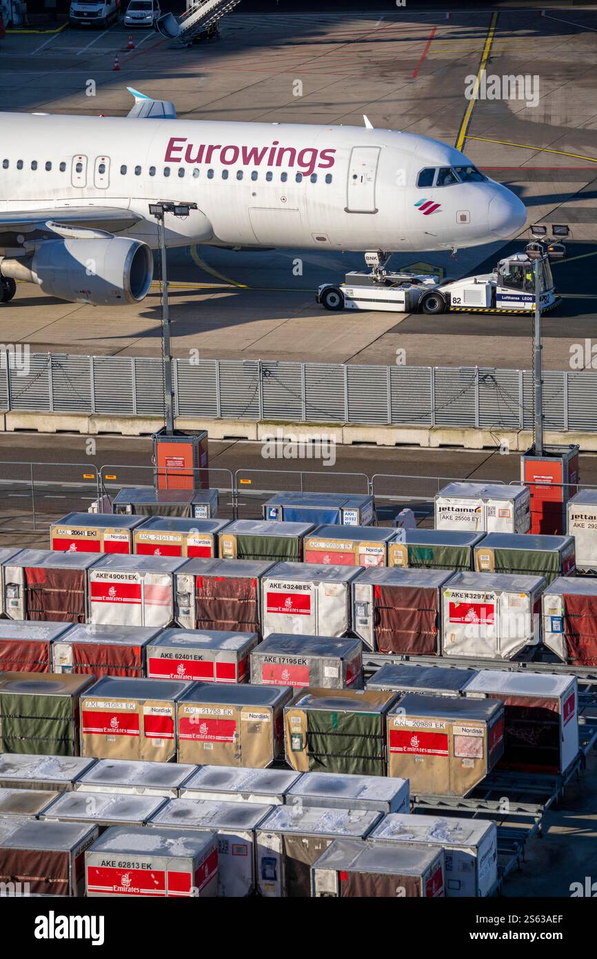 Düsseldorf Airport, Unit Load Devices, ULD, containers for baggage and ...