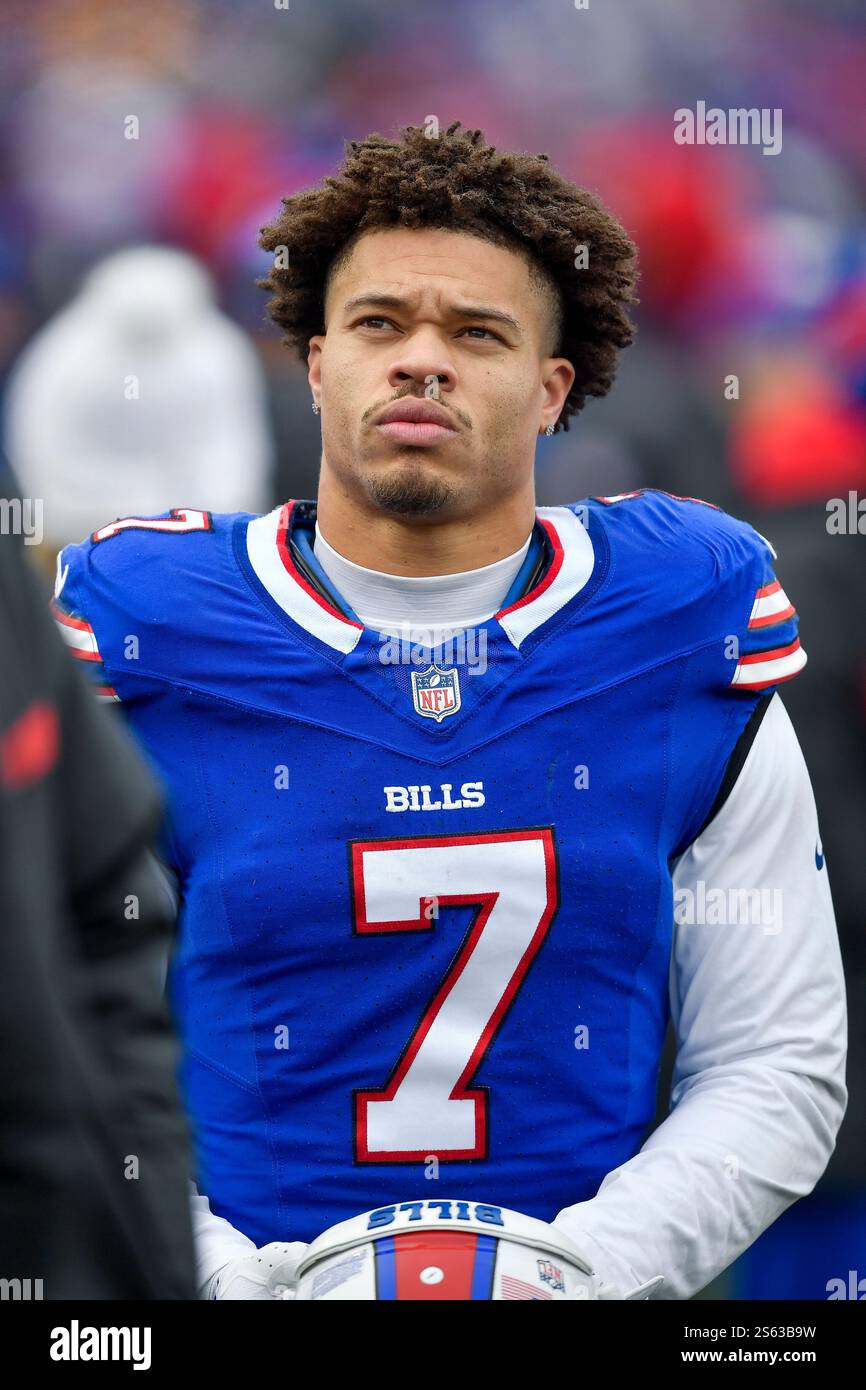 Buffalo Bills cornerback Taron Johnson (7) stands on the sideline ...
