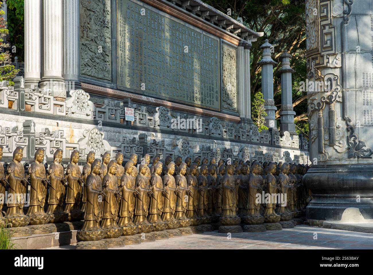 Rows of Goddess of Mercy statues at Kek Lok Si temple, George Town ...