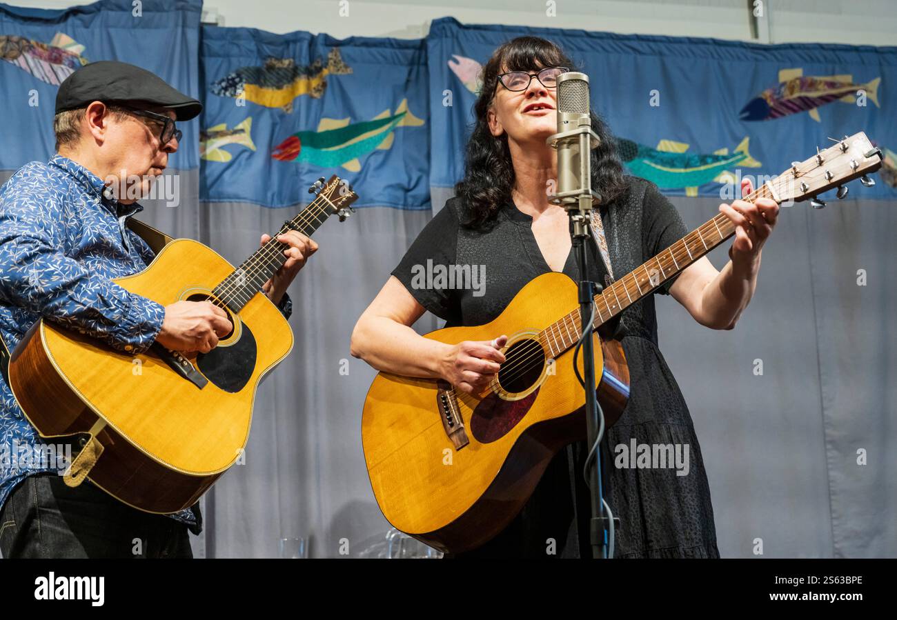 US folk duo Hungrytown, Rececca Hall and Ken Anderson Stock Photo - Alamy