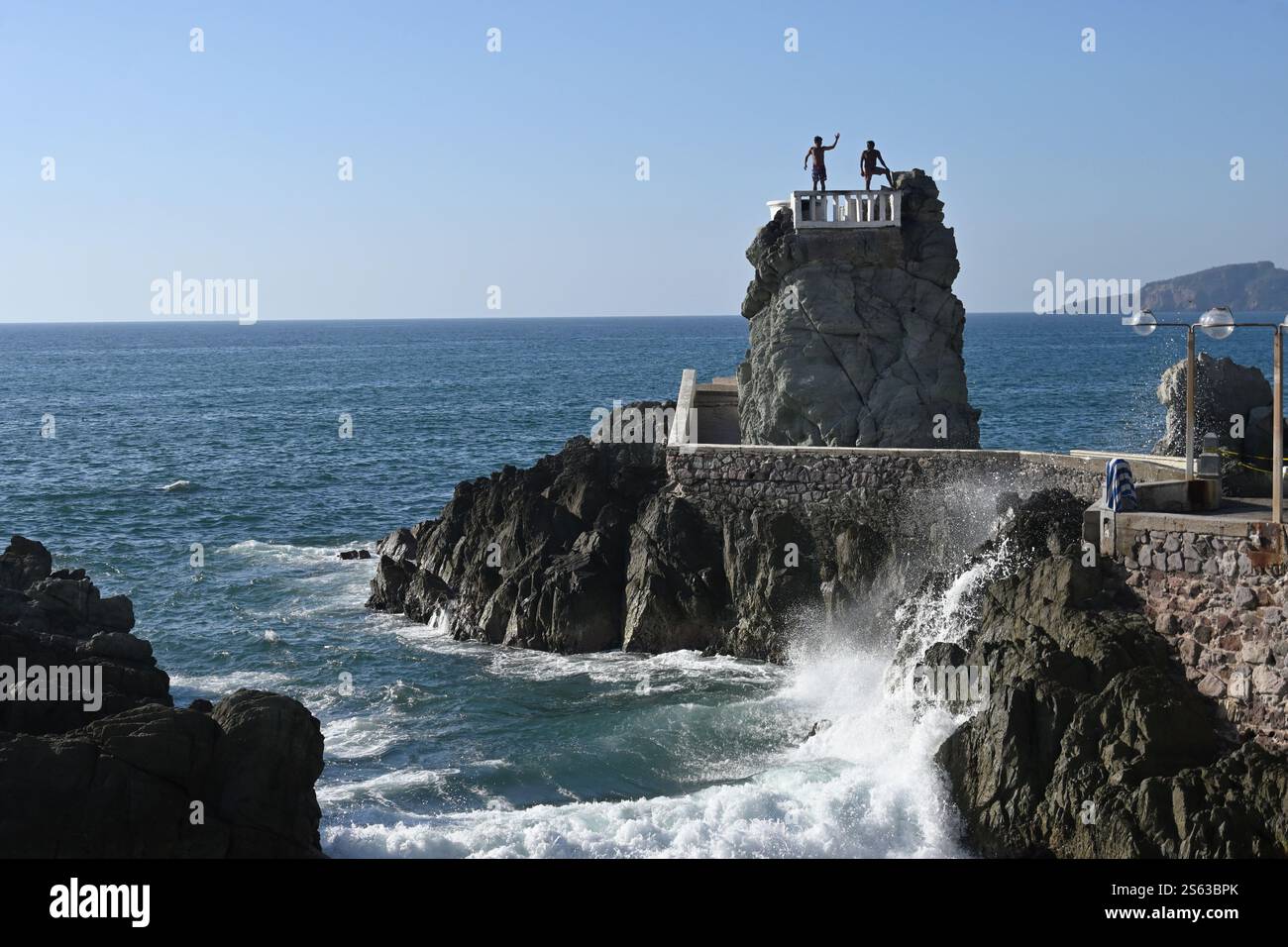 Mazatlan Cliff divers, Mazatlan, Mexico Stock Photo - Alamy