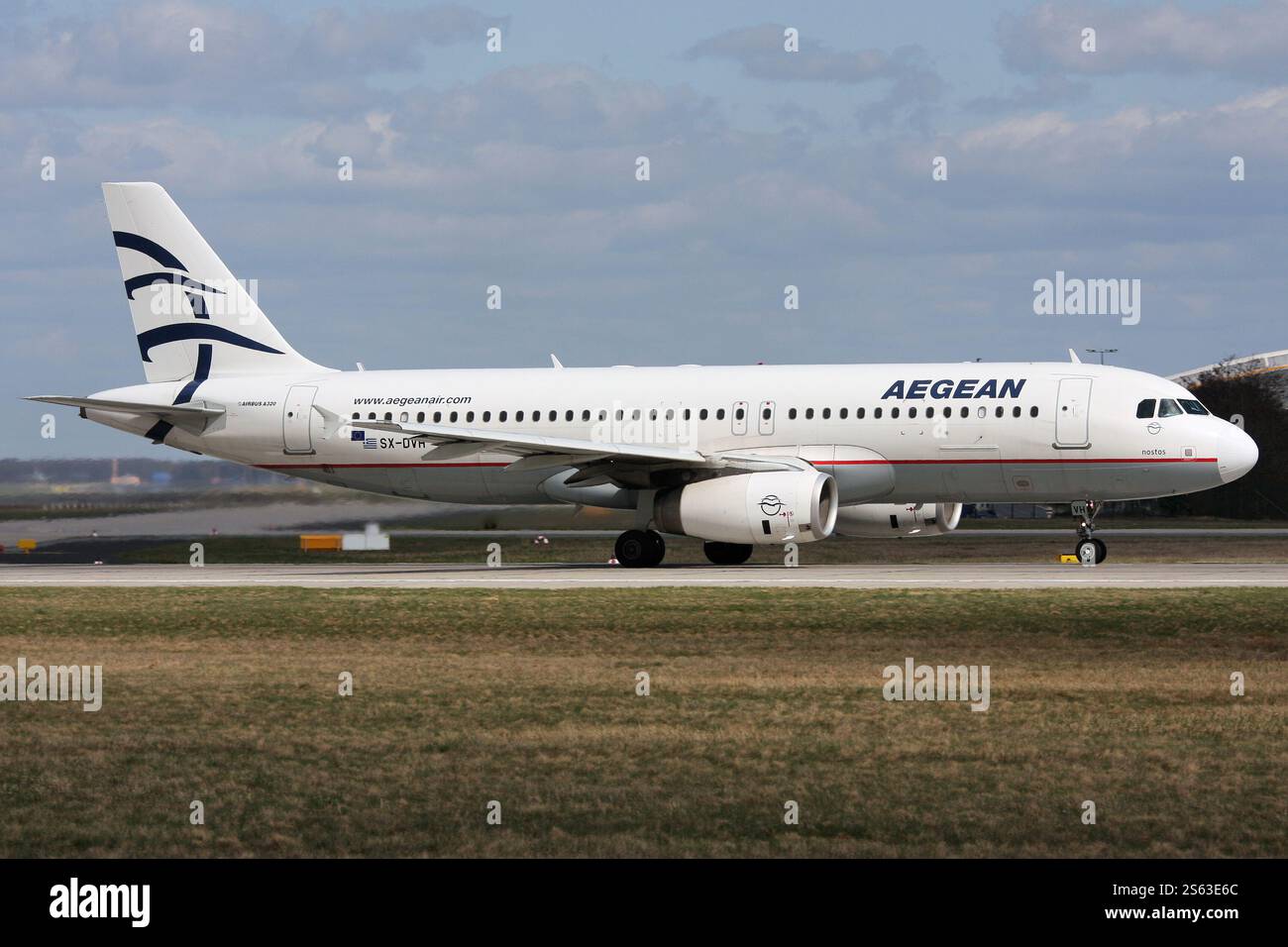Greek Aegean Airlines Airbus A320-200 with registration SX-DVH on take ...