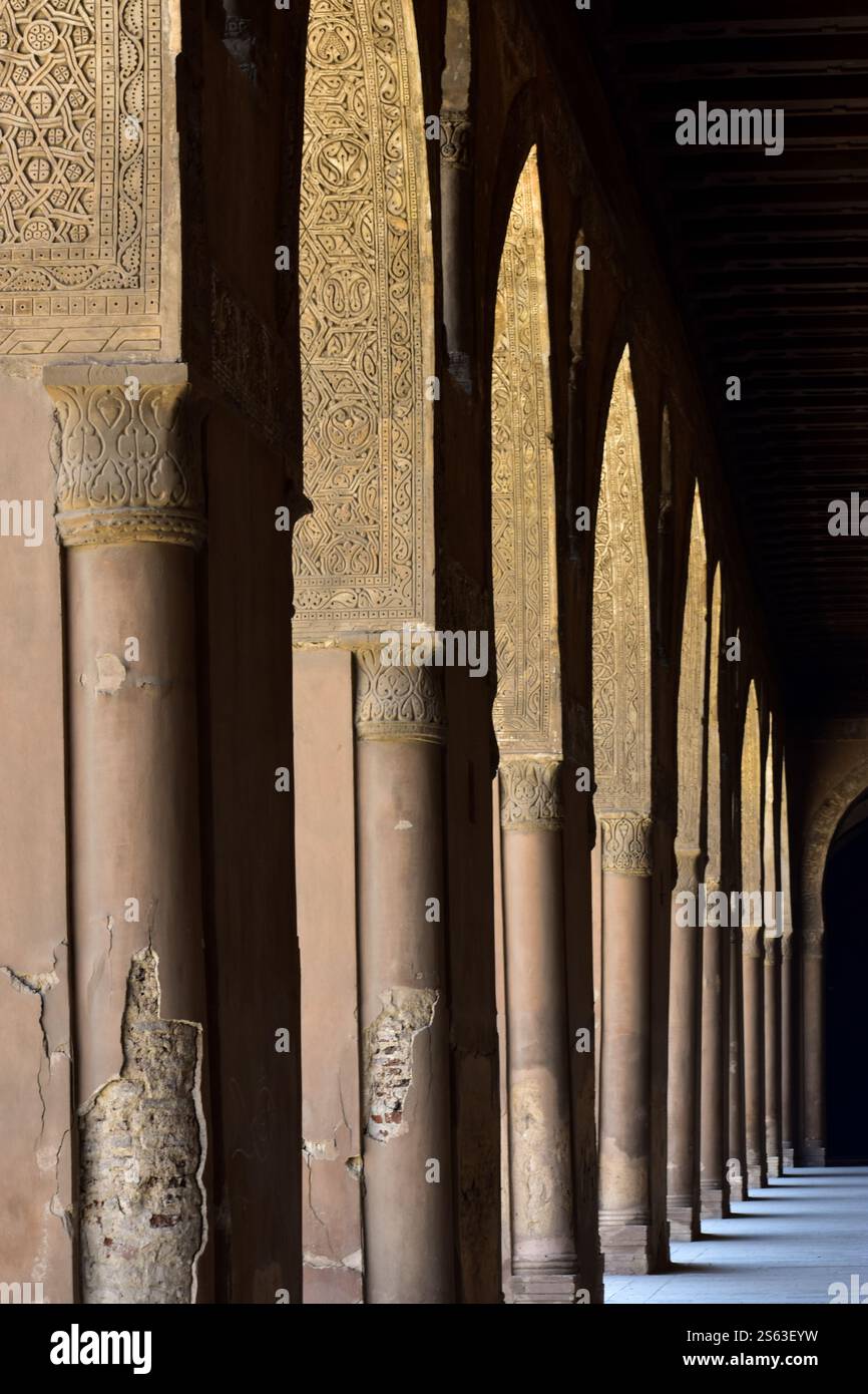 Arcade of Ibn Tulun Mosque - Cairo, Egypt Stock Photo - Alamy