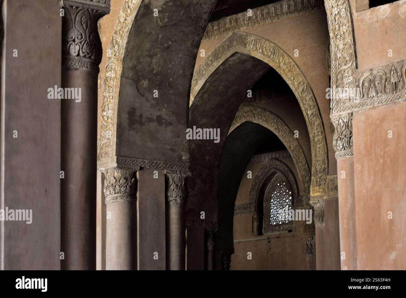 Window in Arcade of Ibn Tulun Mosque - Cairo, Egypt Stock Photo - Alamy