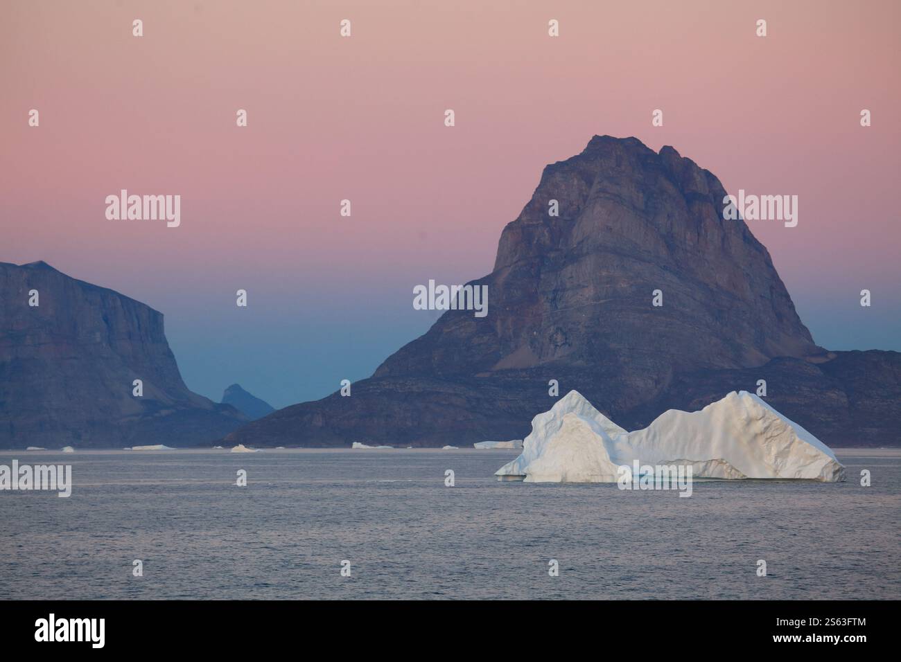 The night view of icebergs floating in Davis Strait.West of Greenland ...