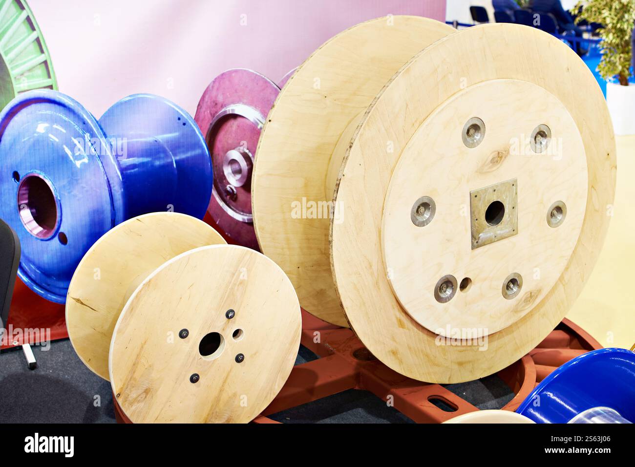 Cable reel table hi-res stock photography and images - Alamy