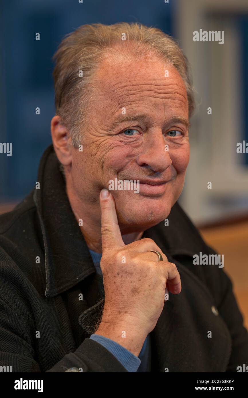 Munich, Germany. 15th Jan, 2025. Actor Tom Gerhardt before the premiere ...