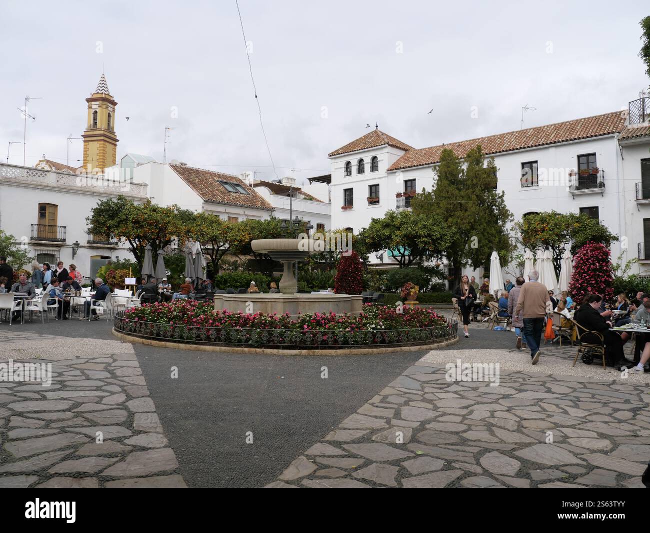 Central square flores hi-res stock photography and images - Alamy