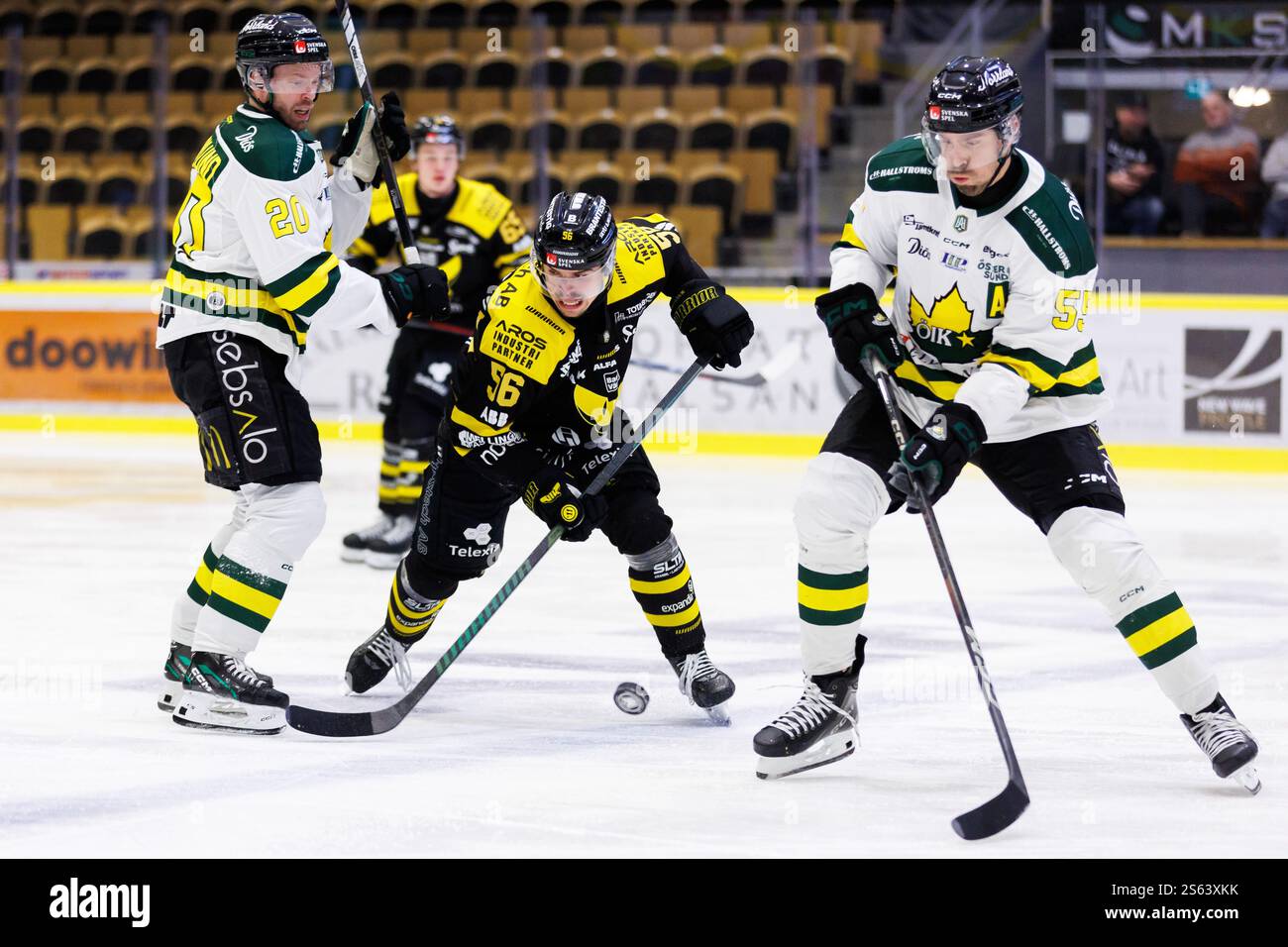 250115 Östersunds Henrik Marklund och Linus Videll och Västerås Albert Lyckåsen under ...