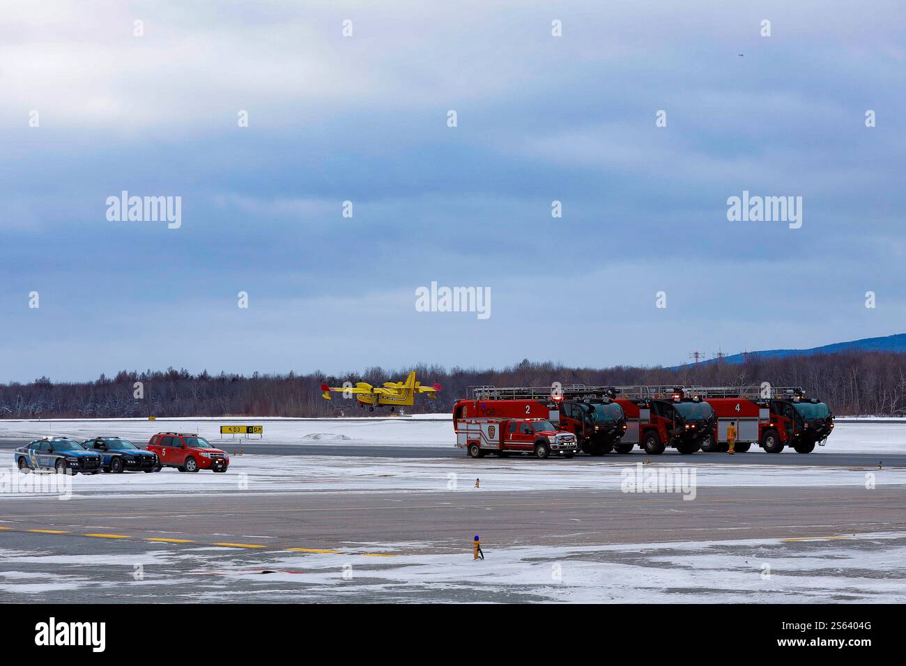 Quebec City, Canada. 15th Jan, 2025. Quebec City airport firefighters ...