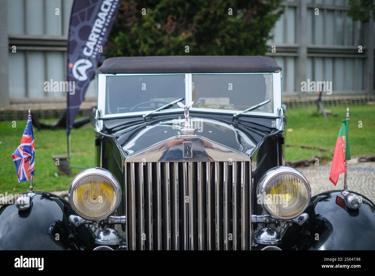 Hood and grille and the Spirit of Ecstasy Sculpture bonnet mascot on ...