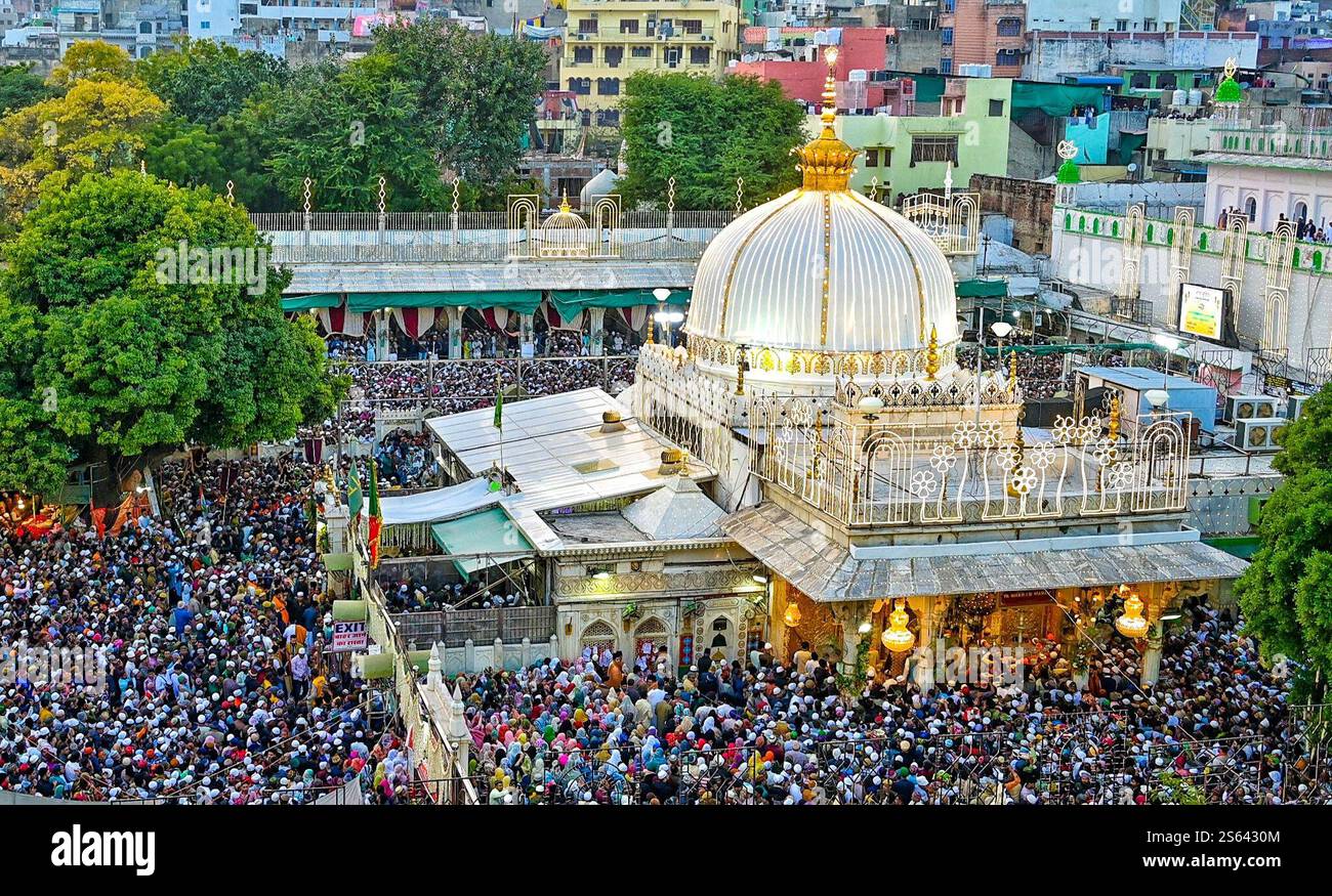 Ajmer, India. 07th Jan, 2025. The ritual of chote Kul ki Rasam of the ...