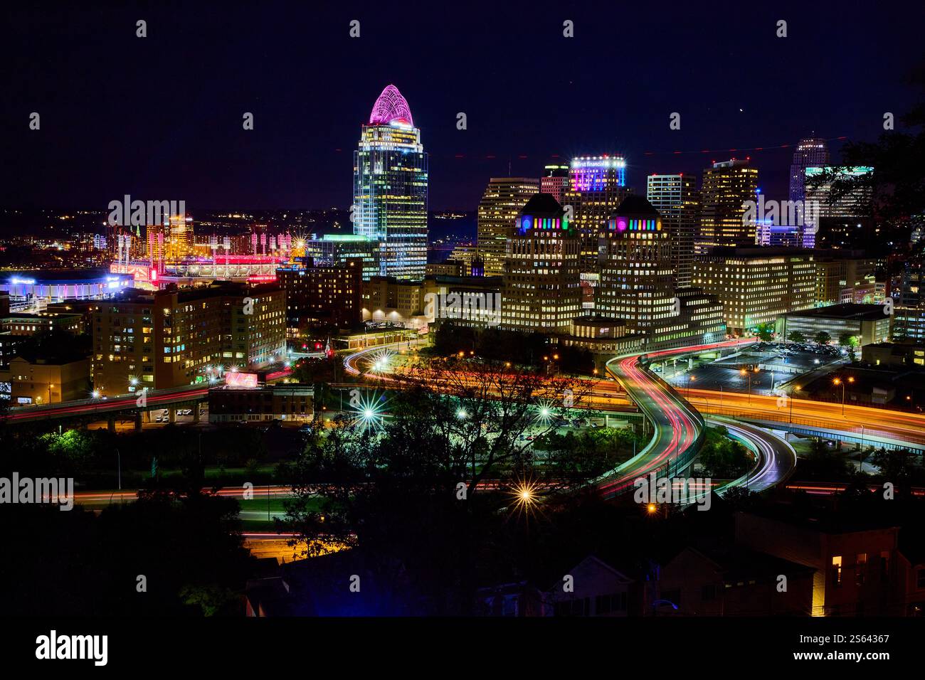 Urban skyline night view hi-res stock photography and images - Alamy