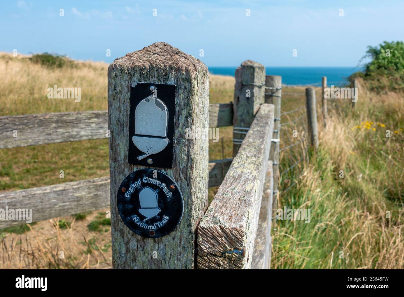 Wooden wayfinding sign along hi-res stock photography and images - Alamy