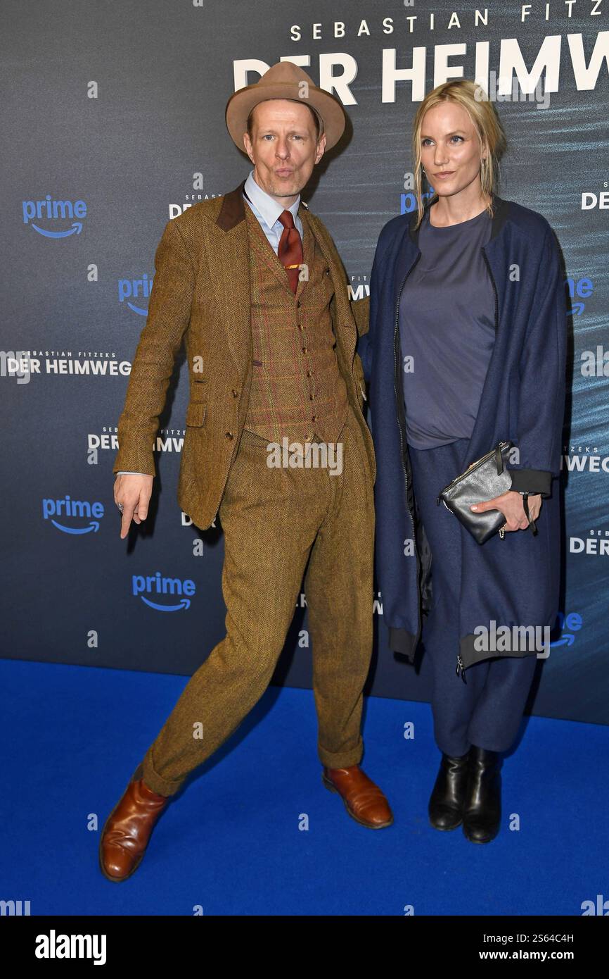 Alexander Scheer und Isabel Thierauch bei der Premiere FITZEKS DER ...