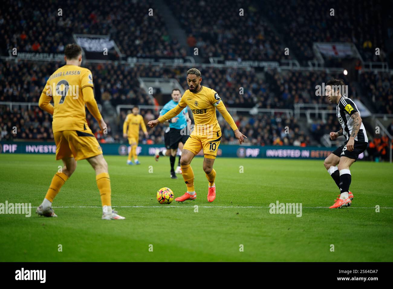 Matheus cunha wolves 2025 hi-res stock photography and images - Alamy