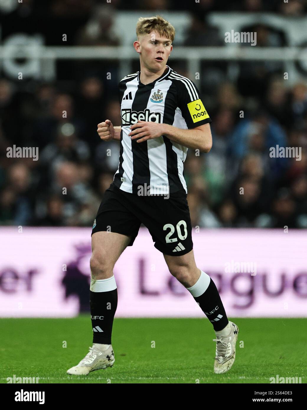 Lewis Hall of Newcastle United during the Premier League match ...