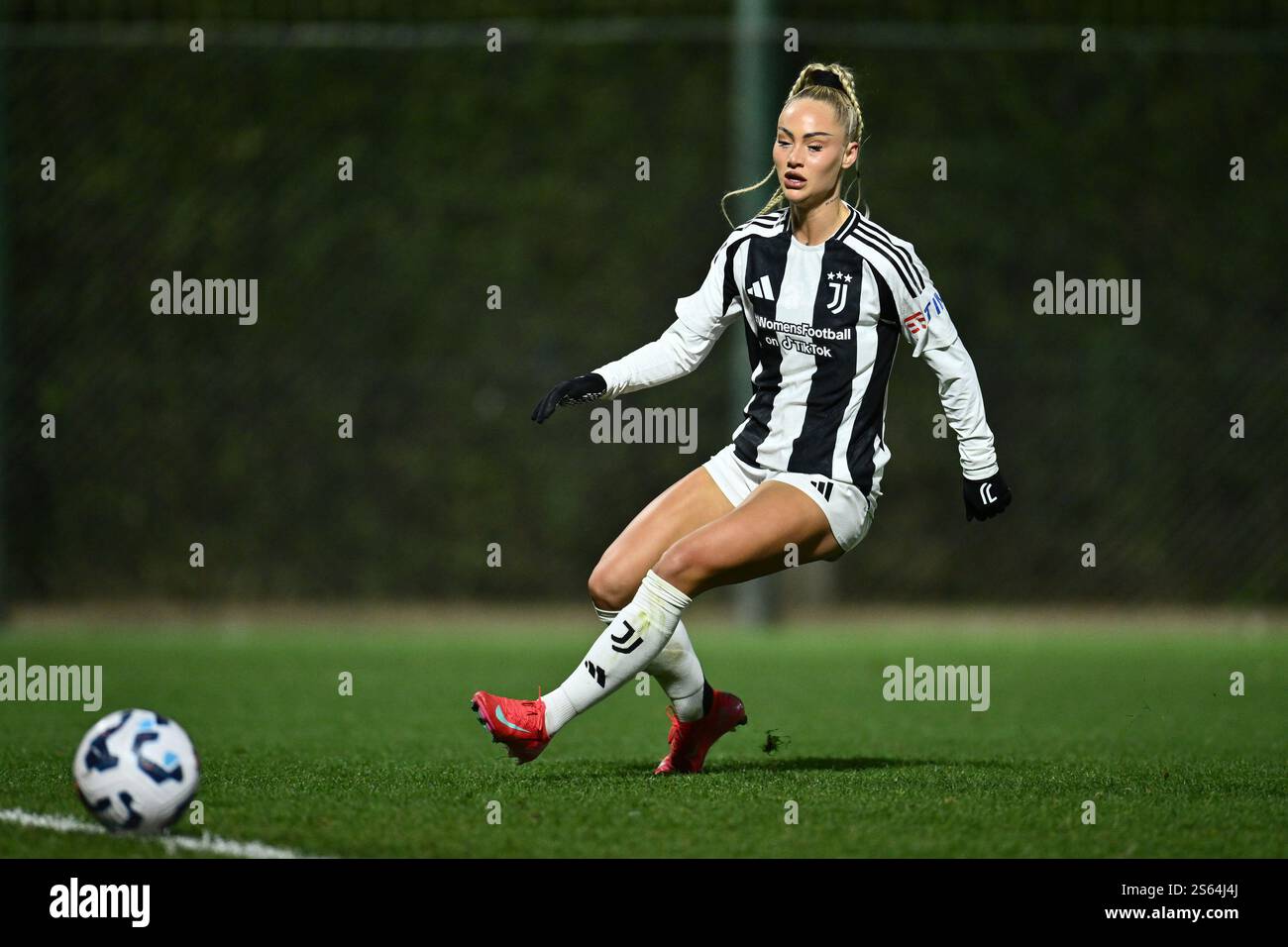 Alisha Debora Lehmann of Juventus F.C. in action during the quarter ...
