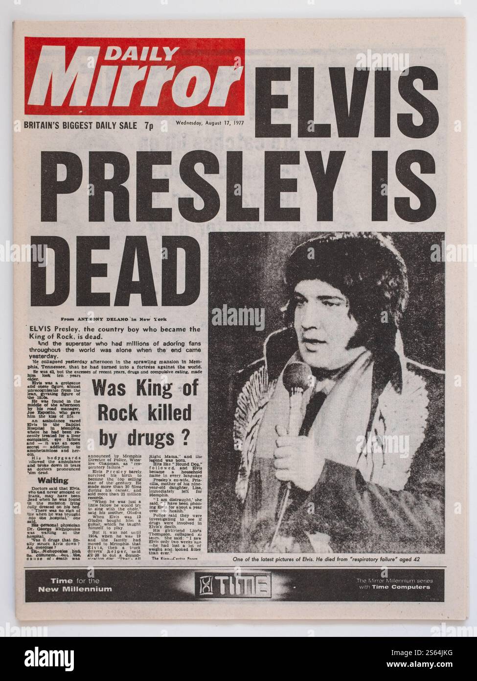 Copy of 1977 Daily Mirror Newspaper with ELVIS IS DEAD Headlines Stock ...