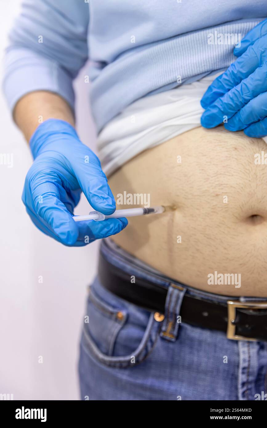 How to properly give yourself subcutaneous injection in your stomach ...