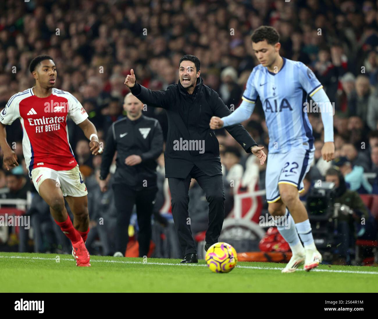 London, UK. 15th Jan, 2025. Mikel Arteta (Arsenal manager) behind Myles ...