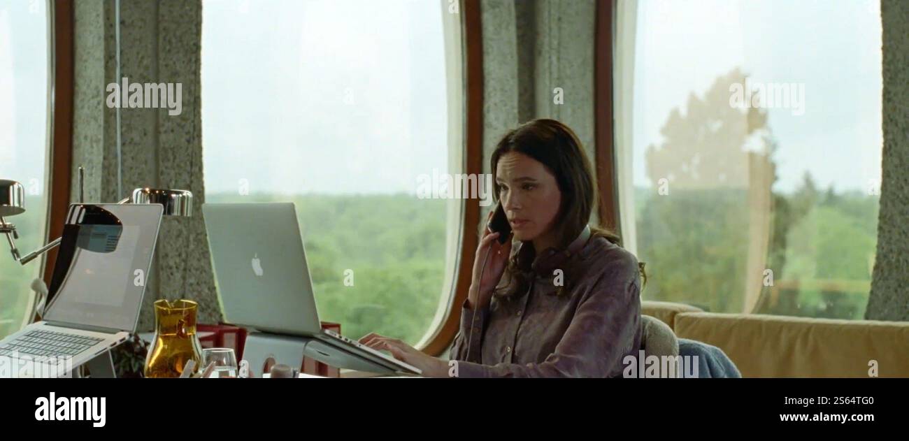 I'M NOT A ROBOT, (aka IK BEN GEEN ROBOT), Ellen Parren, 2023. © OAK ...