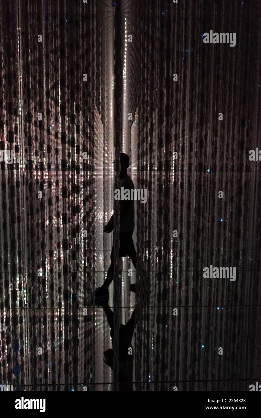 Immersive digital display world hi-res stock photography and images - Alamy