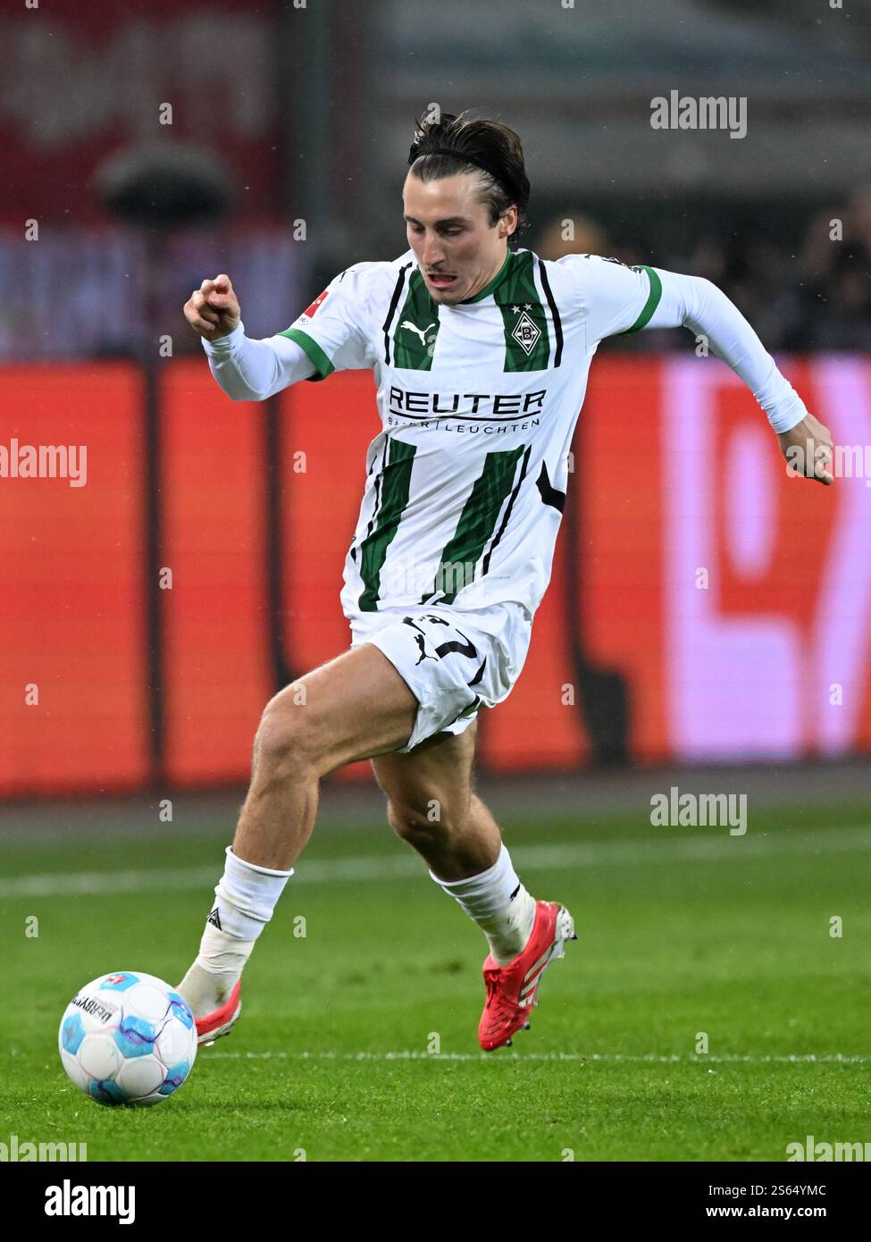 MONCHENGLADBACH - Rocco Reitz of Borussia Monchengladbach during the ...