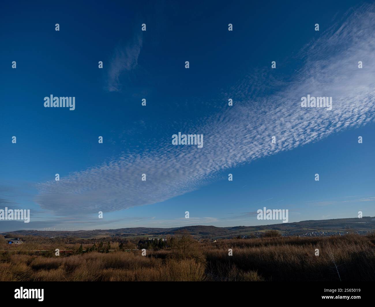 Wolken am blauen Himmel Steinau an der Straße Hessen Deutschland ...