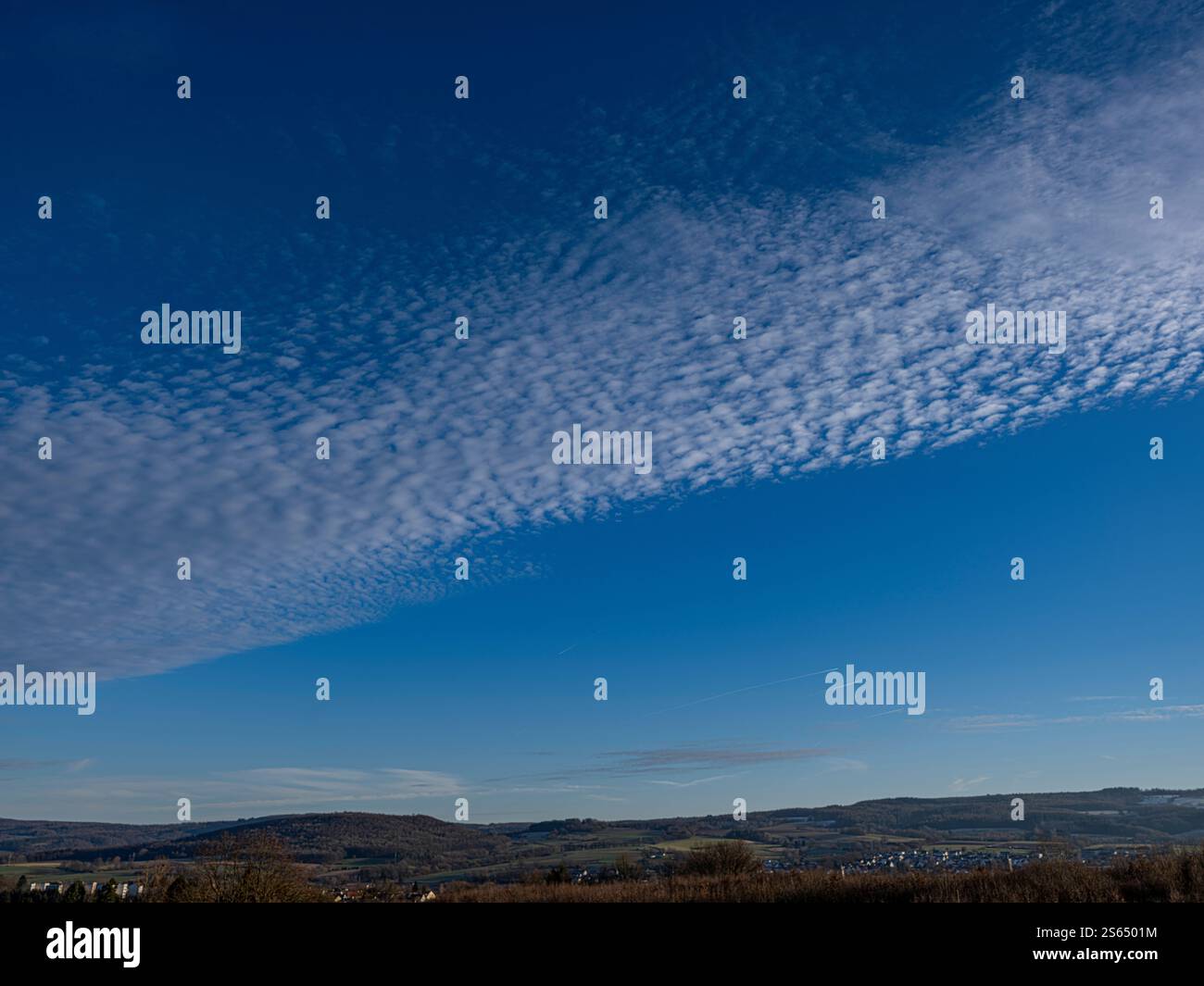 Wolken am blauen Himmel Steinau an der Straße Hessen Deutschland ...