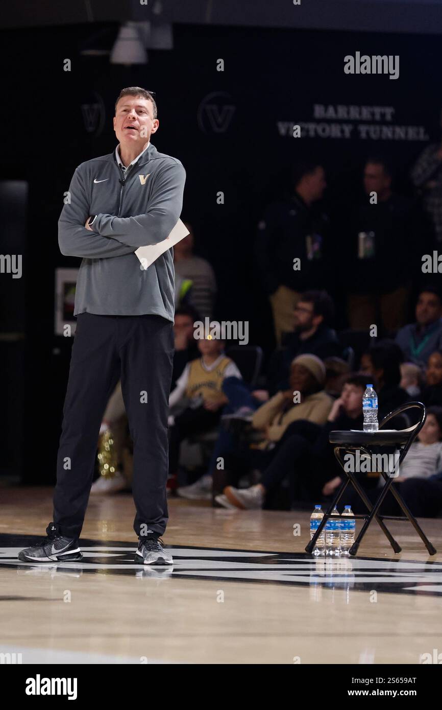 NASHVILLE, TN - JANUARY 15: Vanderbilt Commodores head coach Mark ...