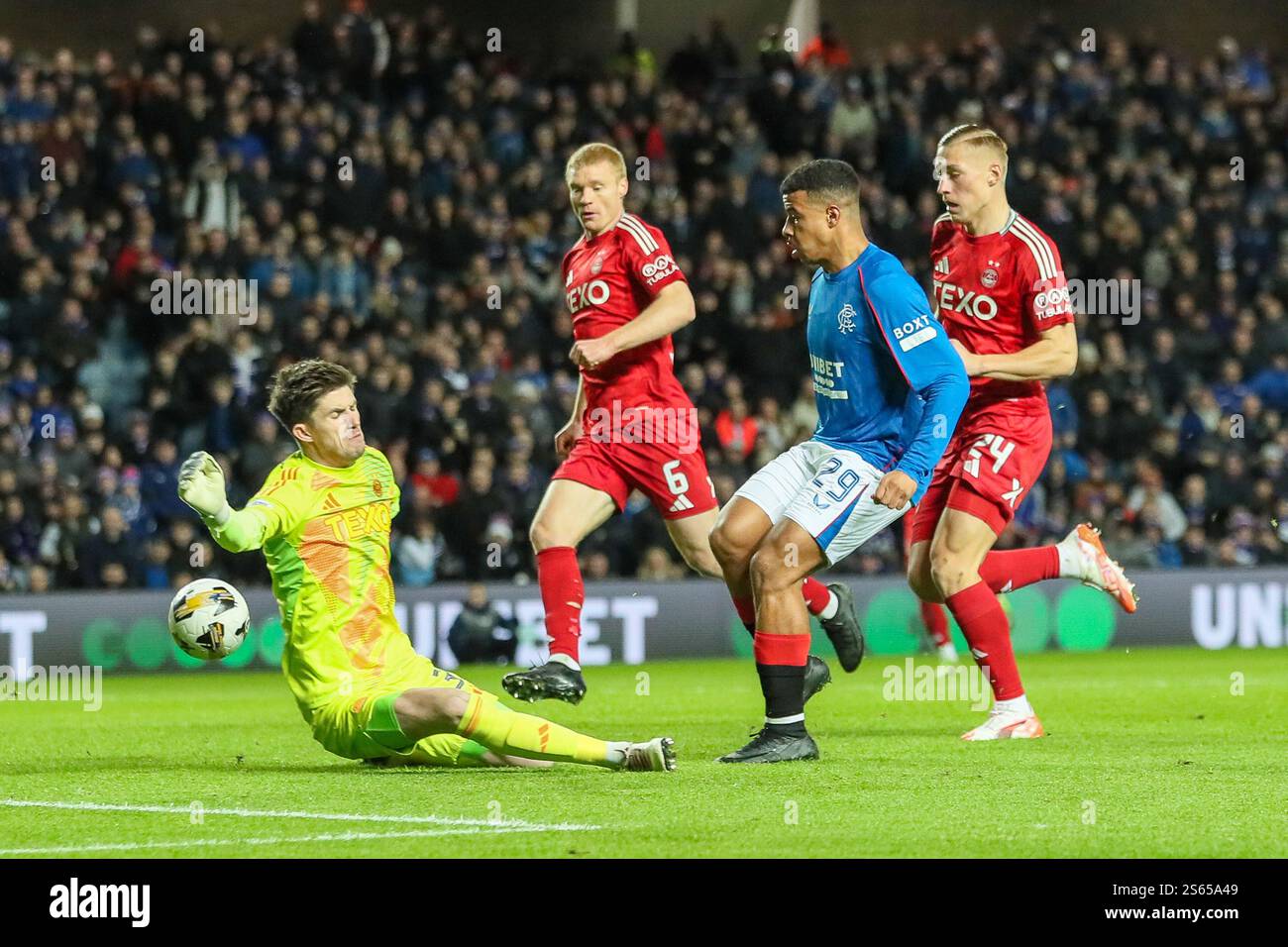 Glasgow, UK. 15th Jan, 2025. Rangers fc played Aberdeen FC in a William ...
