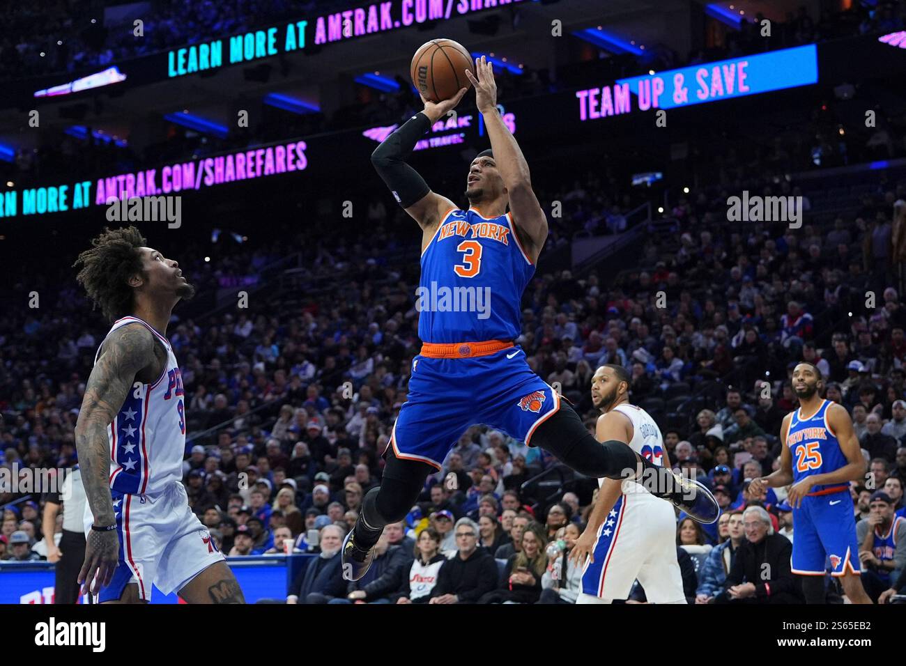 New York Knicks' Josh Hart (3) goes up for a shot against Philadelphia ...