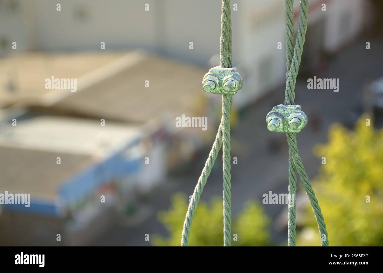 Rope lockers in of suspended wire rope platform for facade works on ...