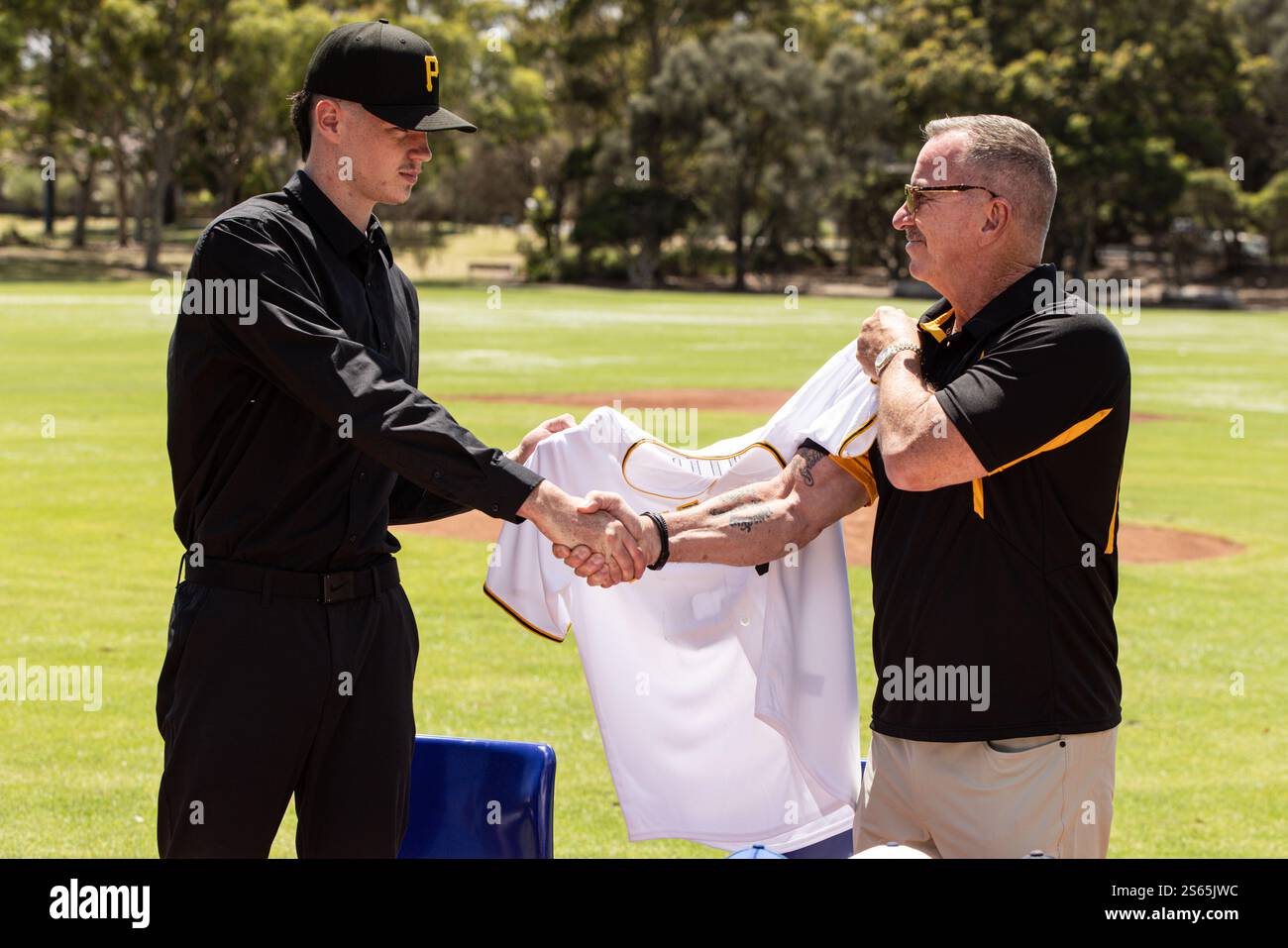 Melbourne, Australia. 16th Jan, 2025. Robinson Smith and Pittsburg ...